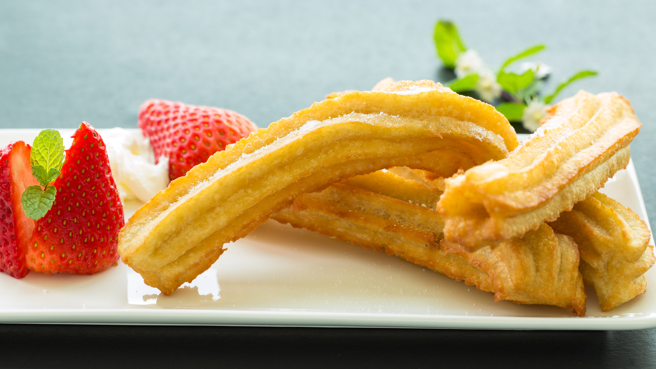 Strawberry Churro Roll Ups | The Six O'Clock Show