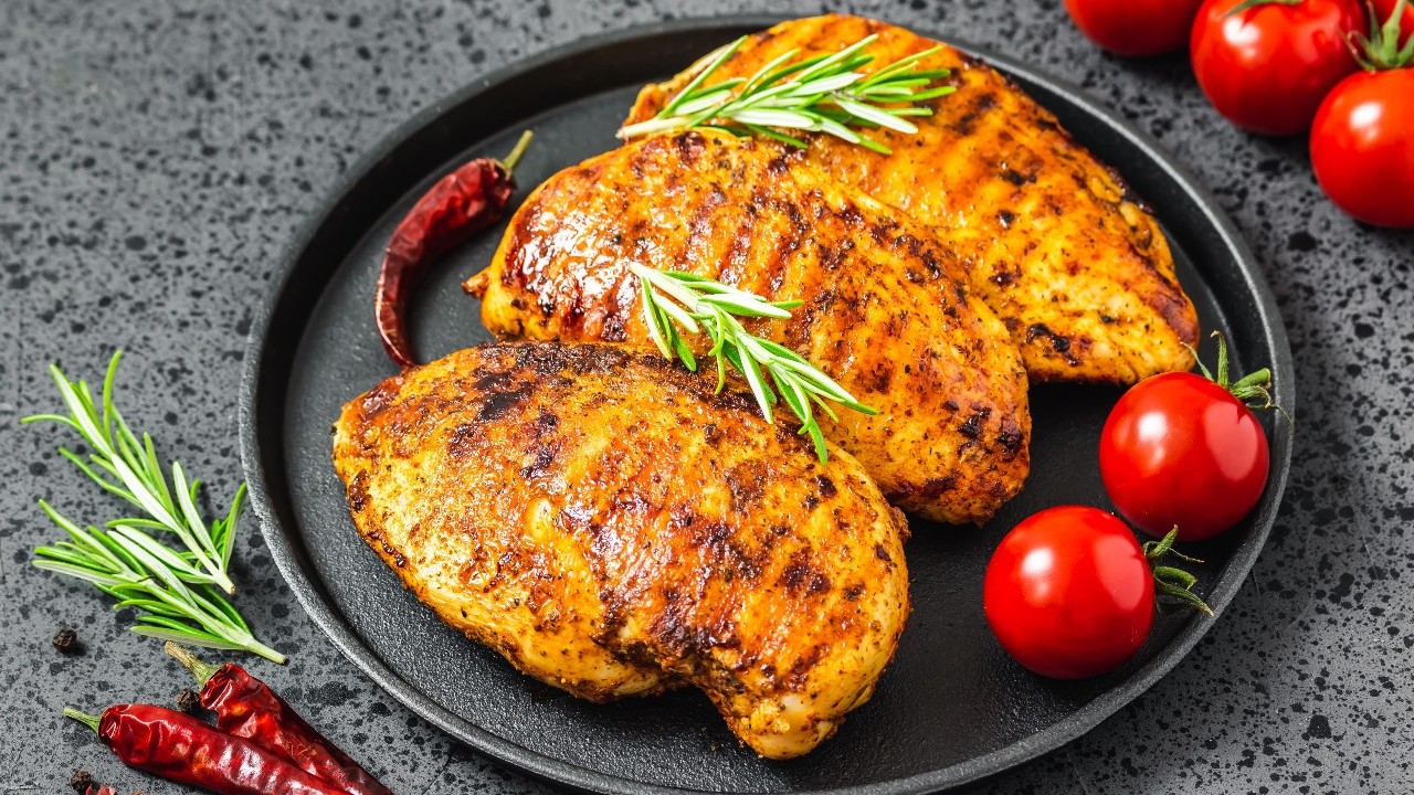 Buffalo Chicken Tear and Share | Ireland AM