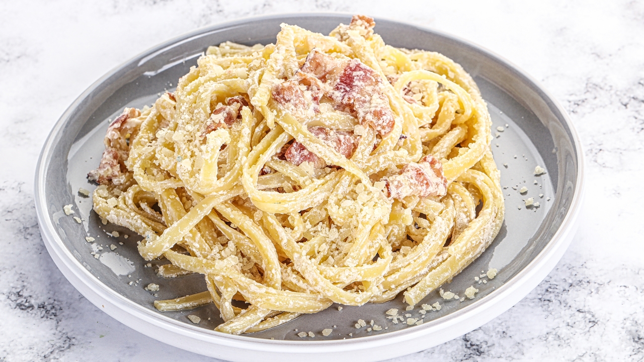 Traditional Carbonara | The Six O'Clock Show