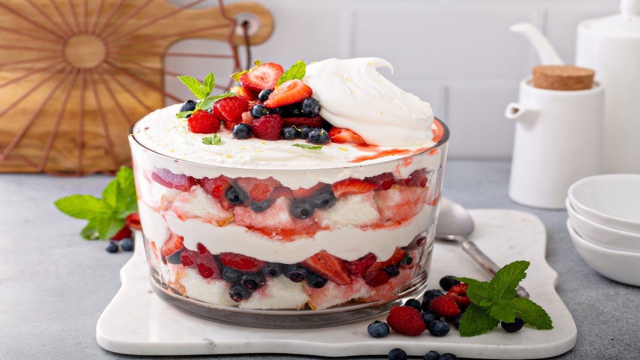Mulled Fruit Trifle | The Six O'Clock Show