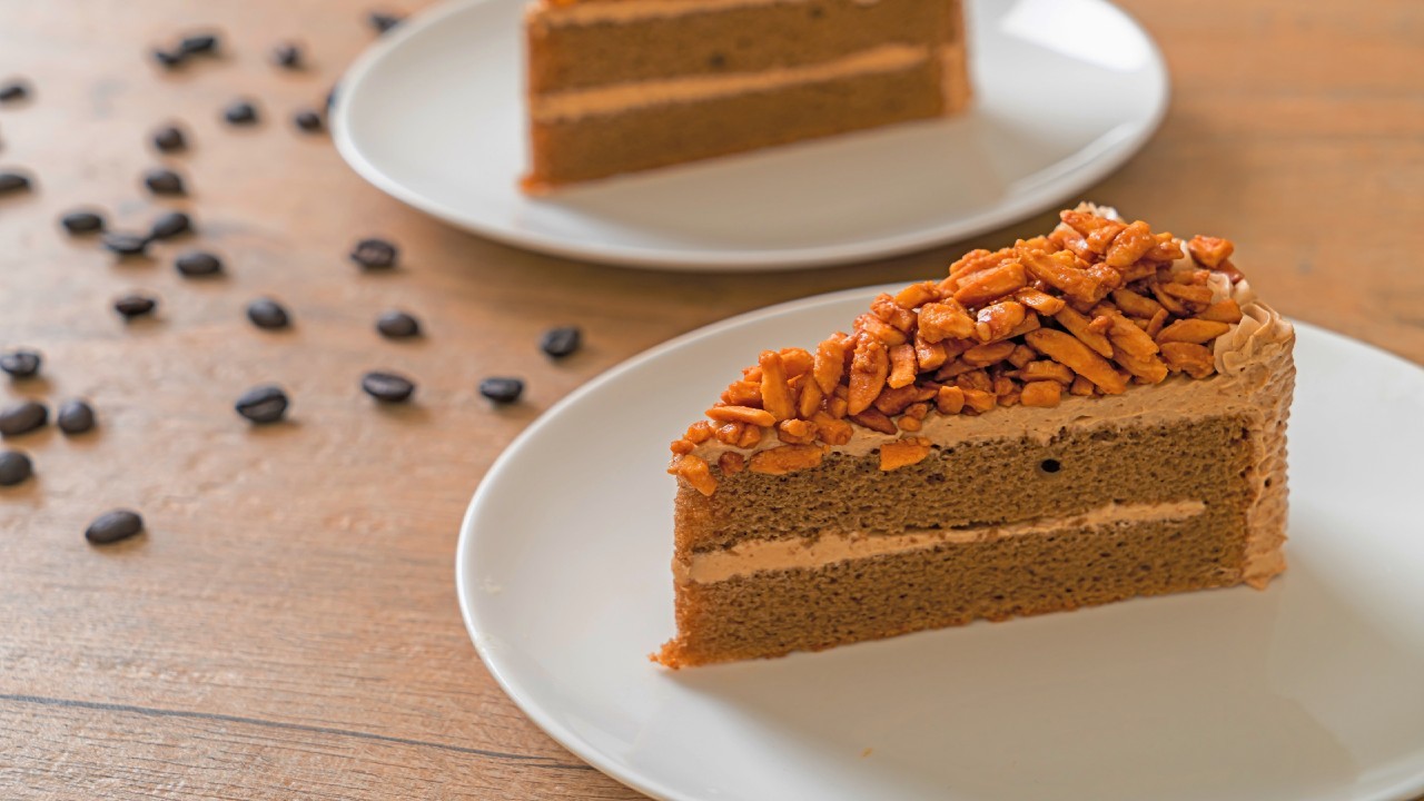 Coffee Sponge Cake with Biscoff Coffee Buttercream | The Six O'Clock Show