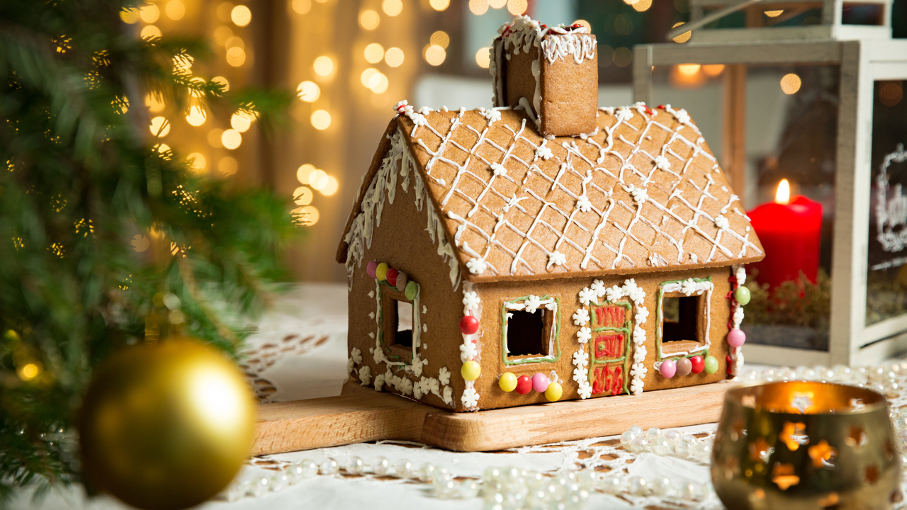 Gingerbread House | Ireland AM